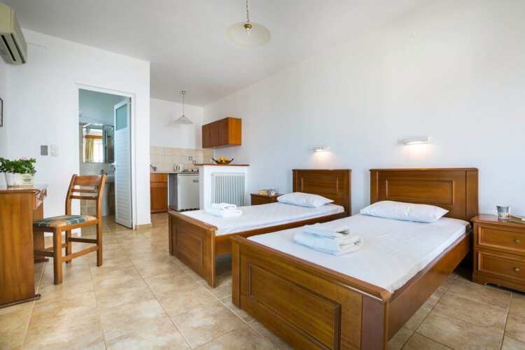 Stefanos Studios.. Above The Beach Of Lourdas - Cephalonia