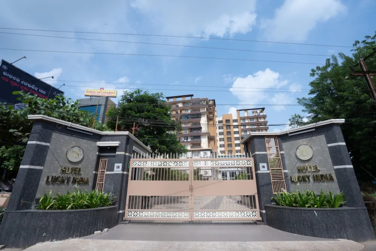 Hotel Lucky India - Bhubaneswar