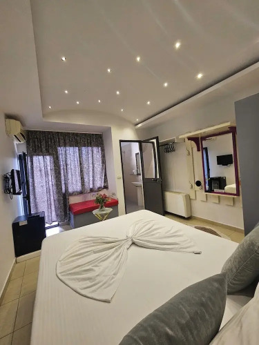 Golden Flower Hotel - Tirana