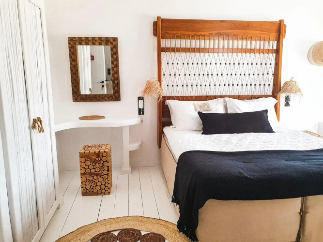 Captain Zeppos - Milos