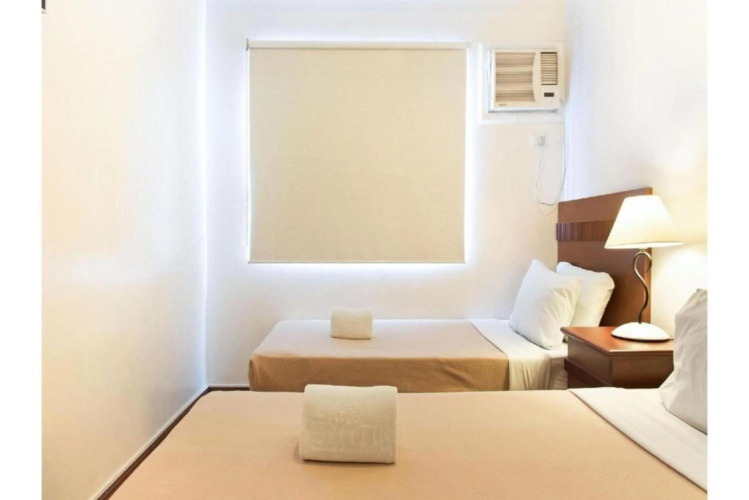 Townhouse Oak Metro Manila Near Osmena Highway Pnr Pasay Formerly Avitel Hotel - Makati