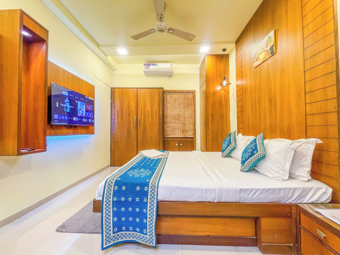 Hotel Thakur Galaxy, Sadar Market - Nagpur