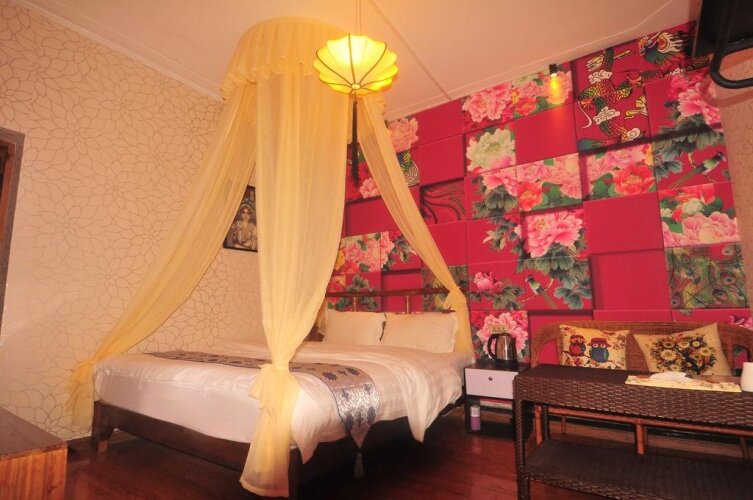 Warm Flowers Guesthouse Shiyizhong Branch - Lijiang