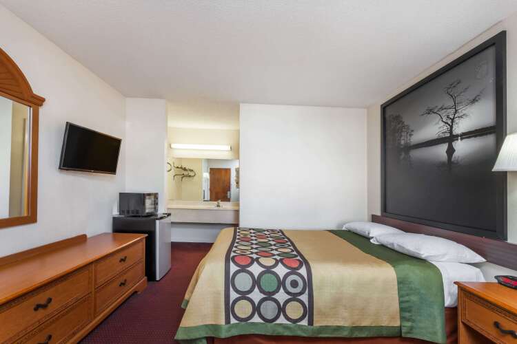 Super 8 By Wyndham Columbia Sc / Ft. Jackson - Columbia, SC