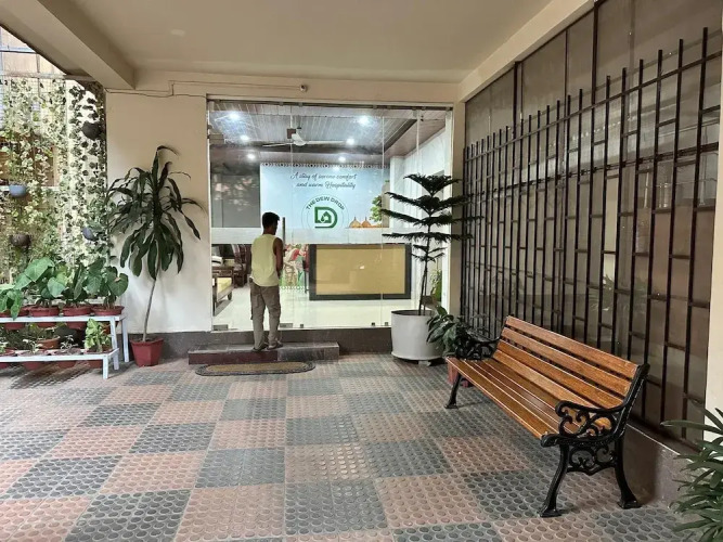 The Dew Drop Hotel - Guwahati