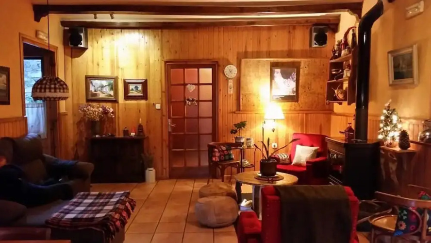 Hostal Xalet Refugi Pere Carné - Hostel - Girona