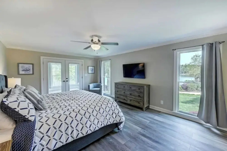 Sunset Shores Resort: The Homestead By Avantstay - Lake Norman, NC