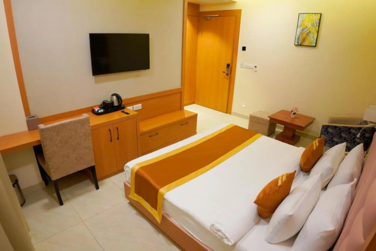 Hotel Cheer Royale - Bareilly