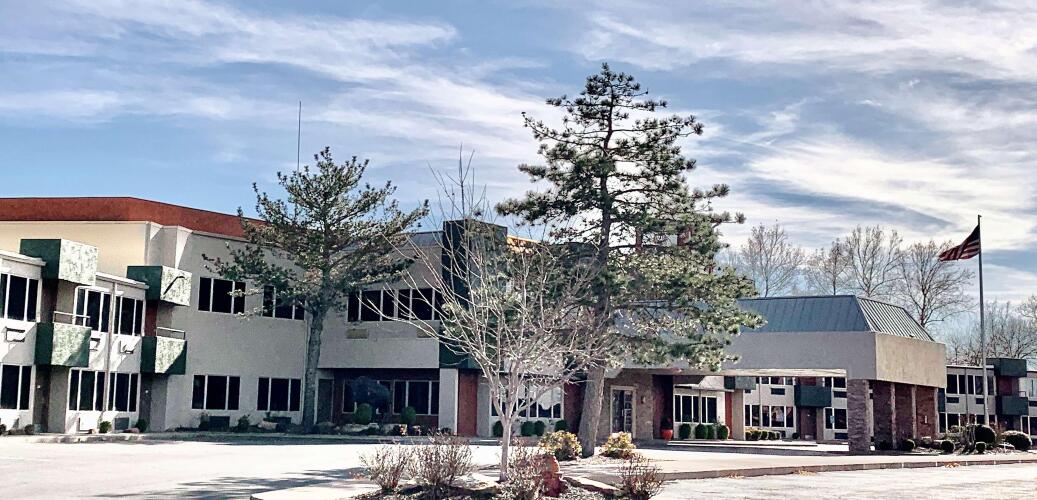 Surestay Plus Hotel By Best Western Lawton - Lawton, OK