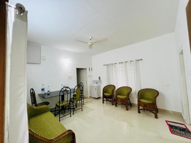 Little Chandhana Guest House - Kottayam