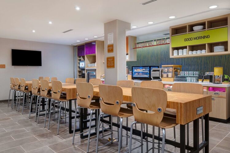 Home2 Suites By Hilton Redding - Redding, CA