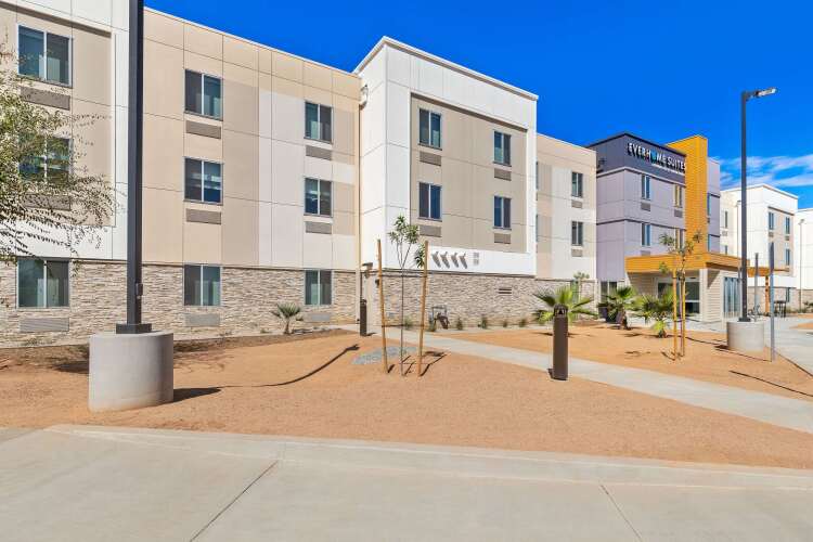 Everhome Suites Corona - Corona, CA
