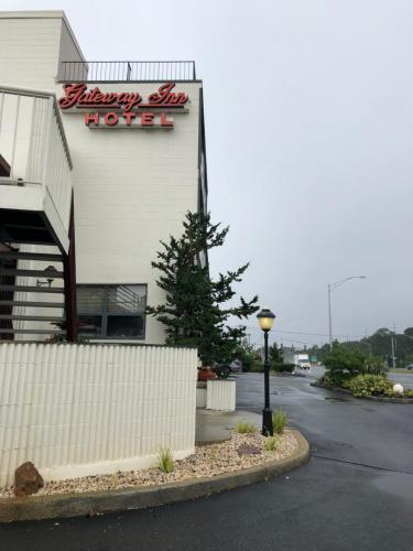 Gateway Inn - Westbury, NY
