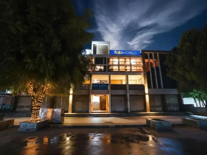 Fabhotel Relax - Gandhinagar