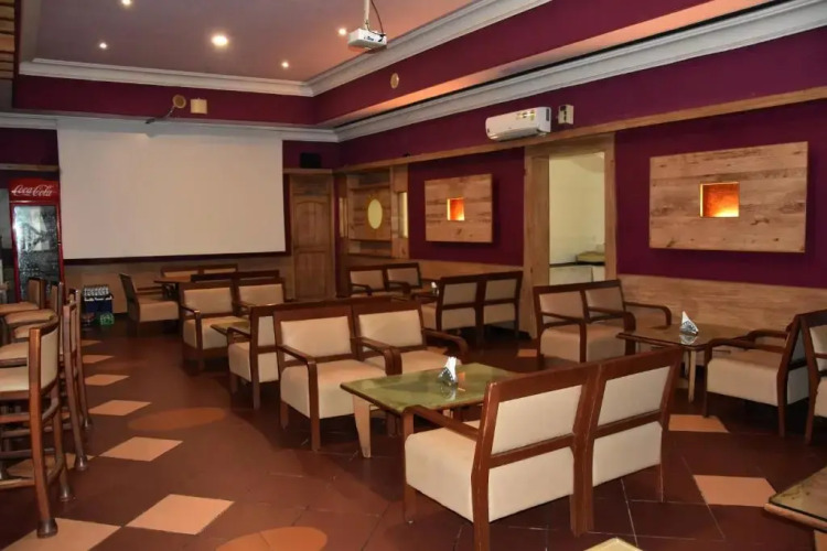 Poppys Vista Hotel - Tiruppur