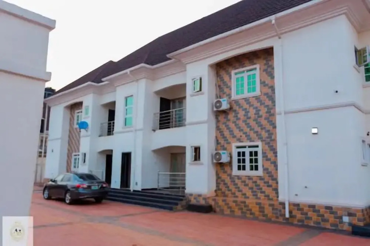 Az Kings Hotel And Apartment - Benin City