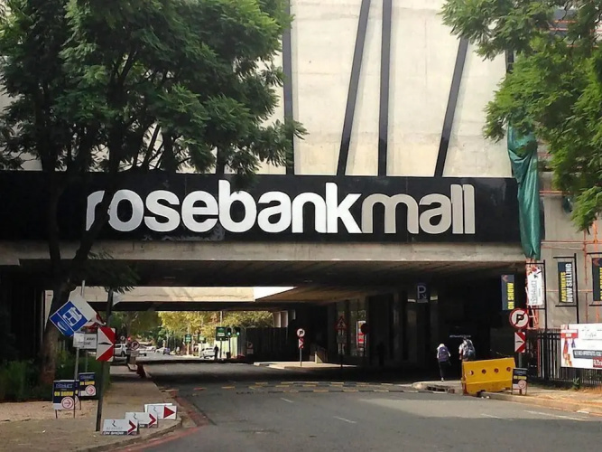 Lovely Rosebank 1-bedroom Condo With Pool & Cinema - Johannesburg