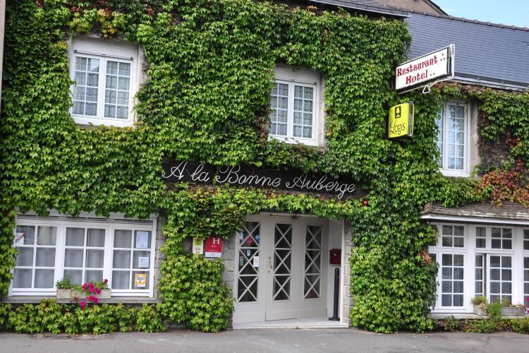 Logis Hôtel À La Bonne Auberge - Laval, France