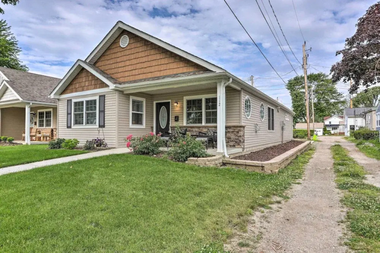 Port Clinton Home With Lake Views! - Port Clinton, OH