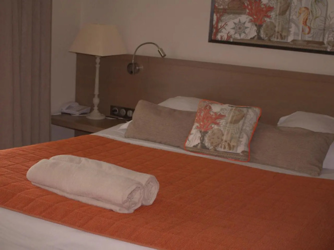 Hotel Carcarille - Restaurant Le C - Gordes