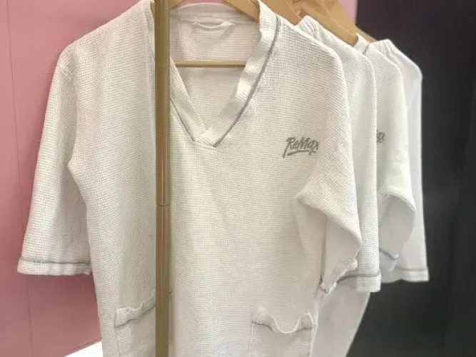 Remax Hot Mai E-sports Hotel (Zhenhai Government Yintai Branch) - Ningbo