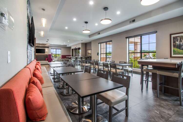 Comfort Suites - Columbia, TN