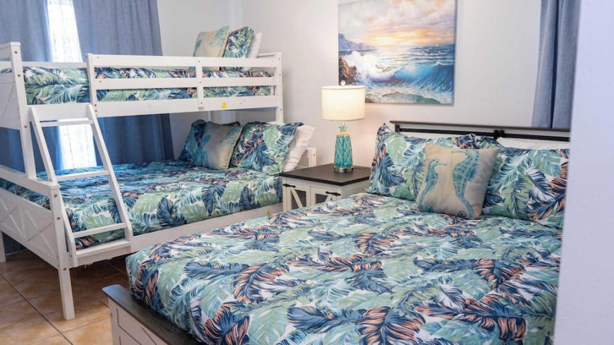 Walkable Location - 99 Steps To Beach - Pool - Port Isabel, TX