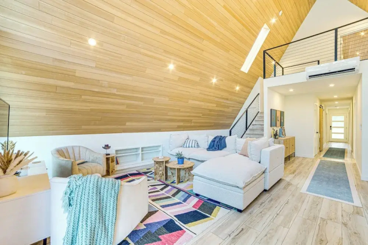 A-frame Cabin W/ Deck Near Cedar Creek Lake - Log Cabin, TX