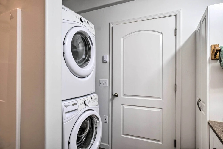 Pet-friendly Duplex W/ Northern Lights Aurora View - Halibut Cove, AK