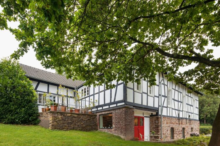 Haus In Bewegung - Much