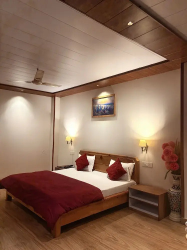 Plaza Hotel - Pithoragarh
