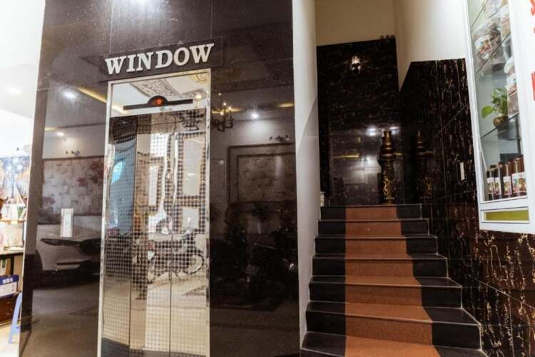 Window 1 Hotel - Kon Tum