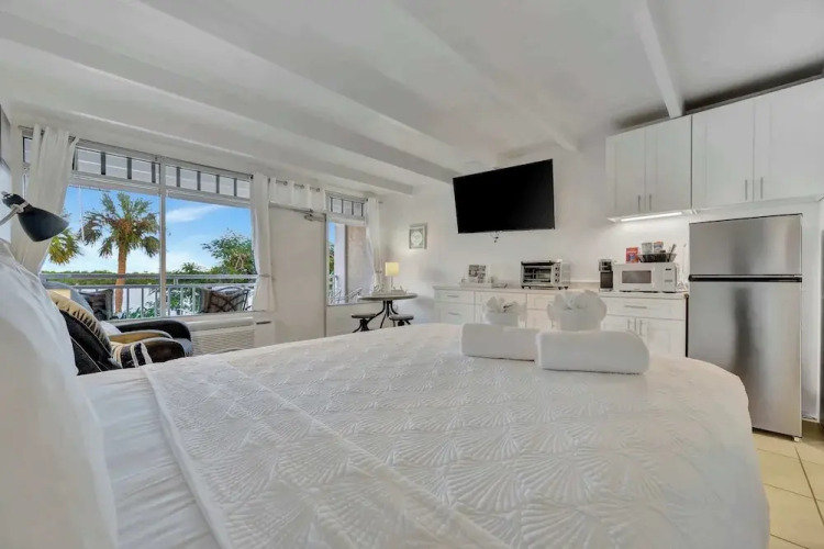 Sunset Suite Heated Pool Tennis Gym Balcony - Bahia Beach, Ruskin