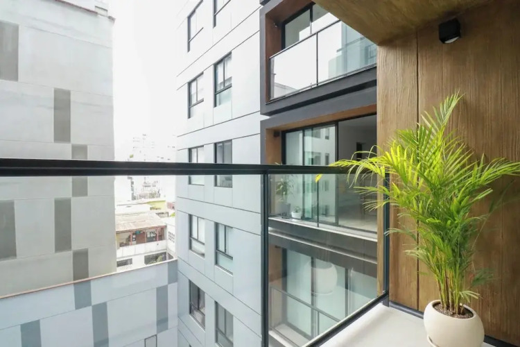 One By Wynwood House - Lima