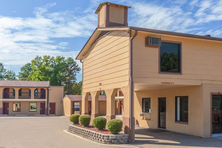 Super 8 By Wyndham Mt. Pleasant Tx - Mount Pleasant, TX