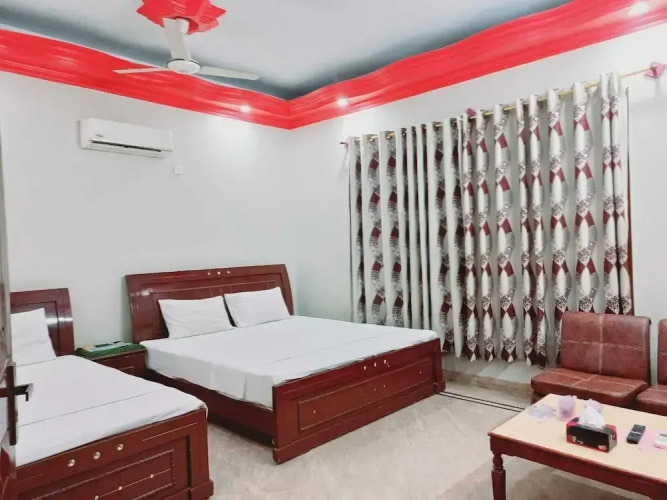 Royal Hotel - Karachi
