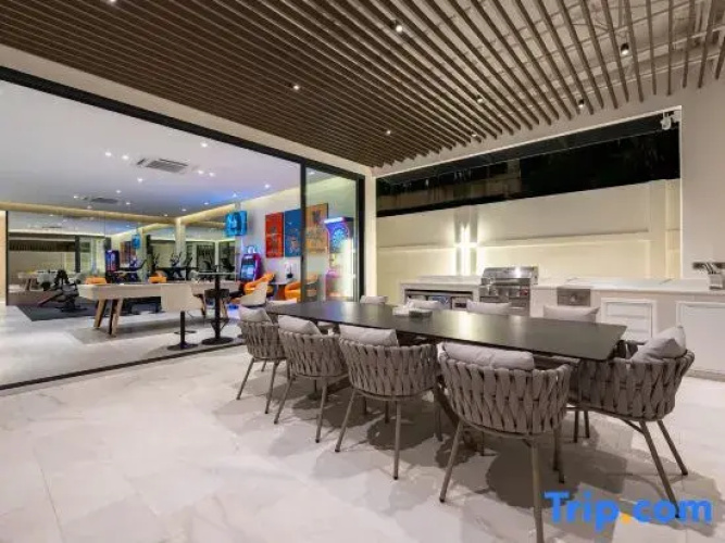Brand New Pool Villa 8br/sauna/pool Table/fitness/bbq/ev Charger - Pattaya City