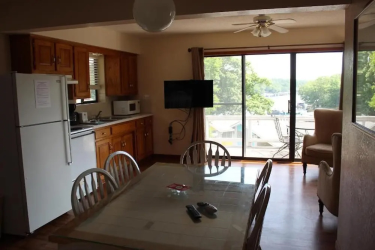 Rock Harbor Resort And Motel - Gravois Mills, MO