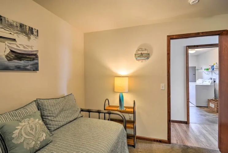 St. Ignace Cottage W/ Deck & Beach On Lake Huron! - 麥基諾島