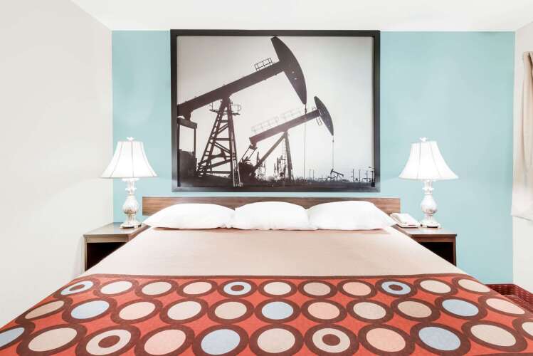 Super 8 By Wyndham Midwest City Ok - Midwest City, OK