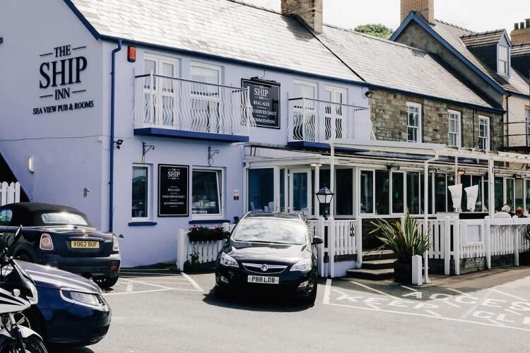 Ship Inn - Carmarthenshire