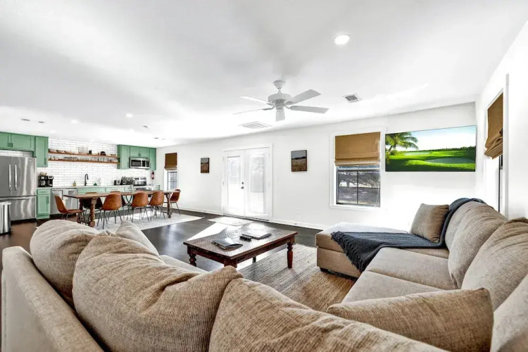 Waylons House-hot Tub Shared Party Barn W/games - Fredericksburg, TX