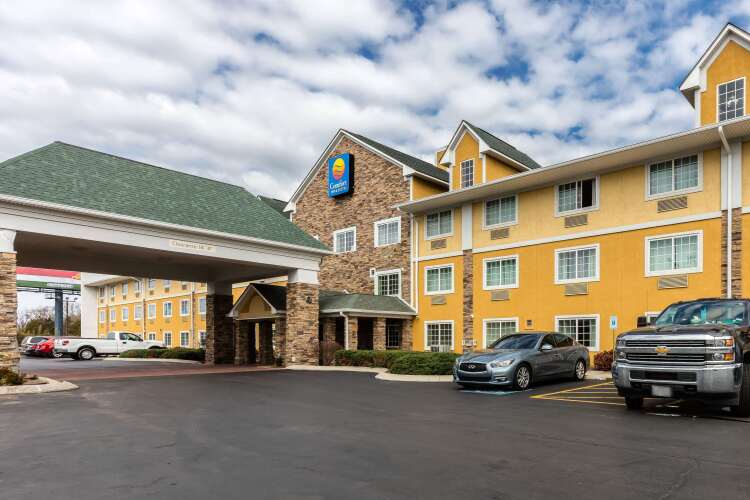 Comfort Inn & Suites Nashville Near Tanger Outlets I-24 Antioch - Nashville, TN