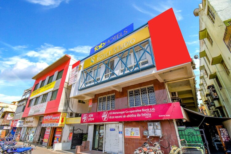 Fabhotel Royce Studio - Pune