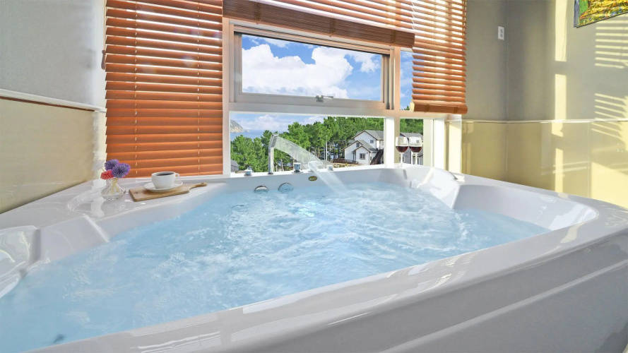 Janghohang J Story Spa Pension - Samcheok