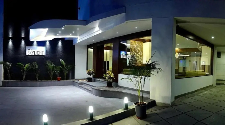 Hotel Skylight - Vadodara