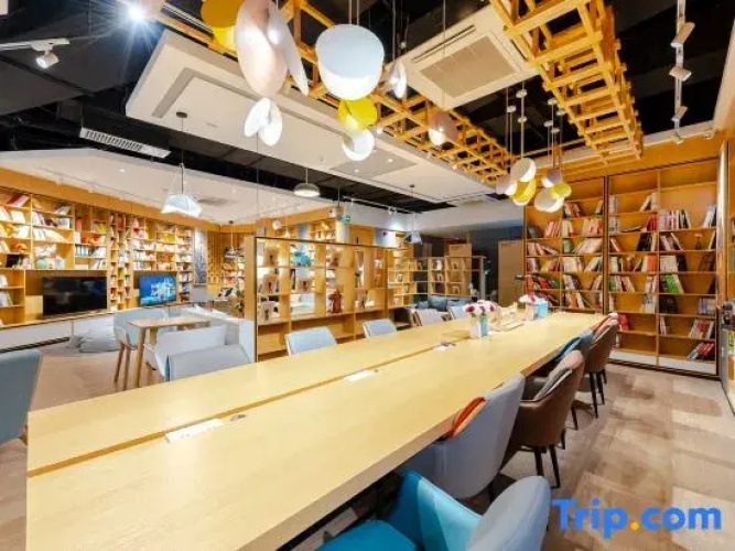 Jinnang Youth E-sports Hotel (Haikou Guomao Road) - Haikou