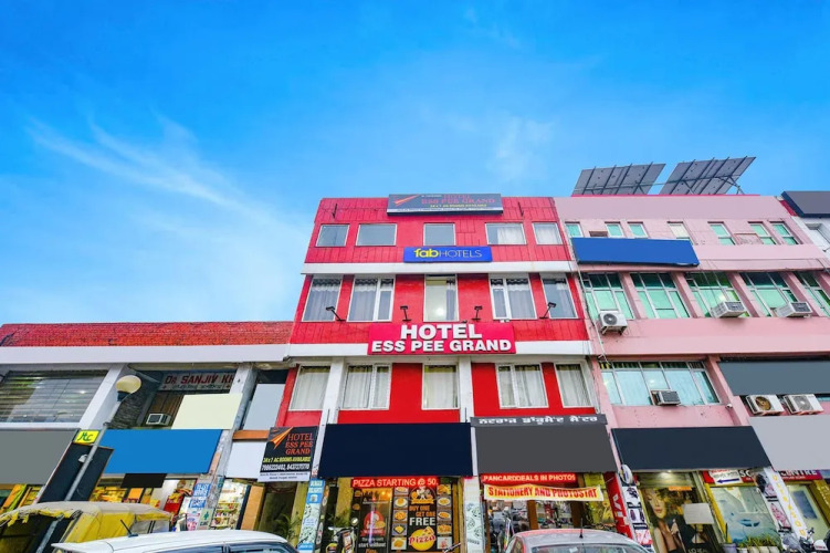 Fabhotel Ess Pee Grand - Chandigarh