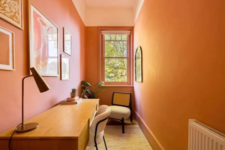 The Abinger Place - Inviting 2bdr House With Study Room & Garden - 반스