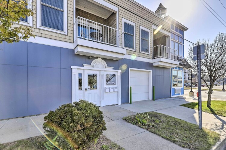 Dtwn Ludington Condo: Balcony, Walk To Beach! - Ludington, MI